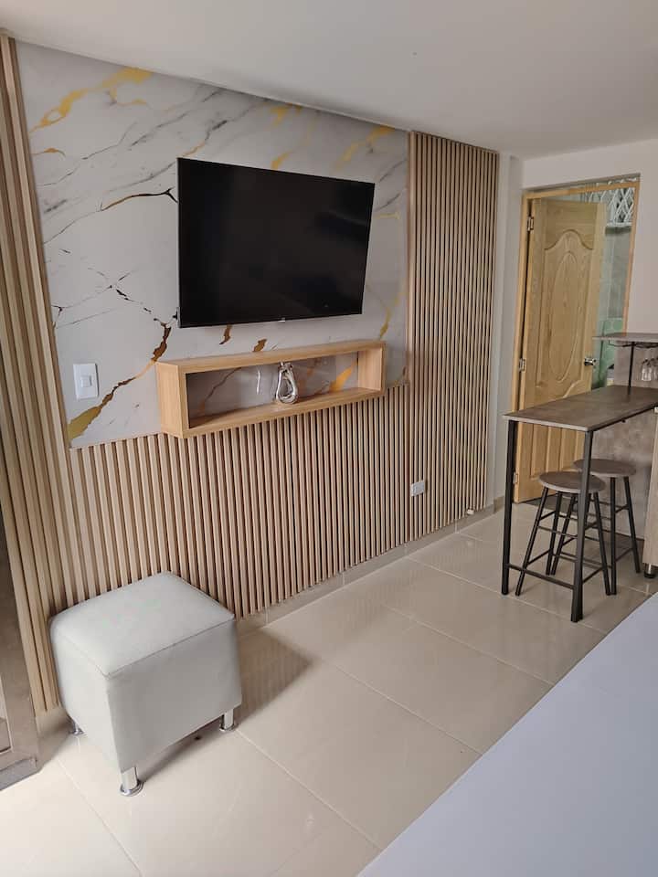 Precious Jewel Apt/everything At Hand+wifi+parking - Medellín