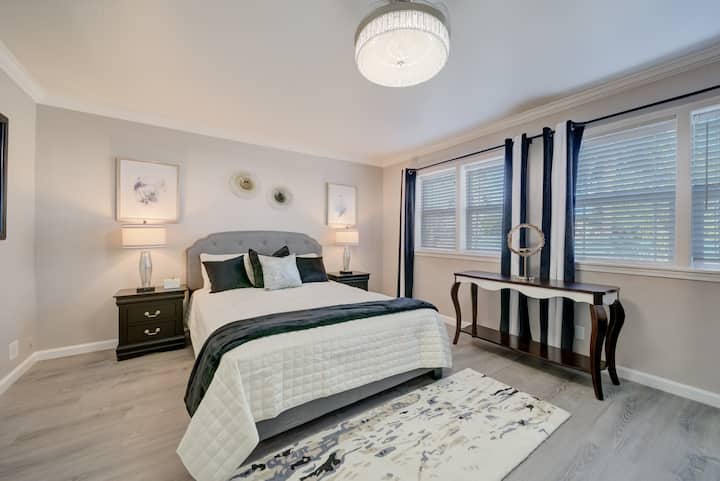 Beautiful Designer Home Btw Palo Alto/menlo Park - Belmont, CA