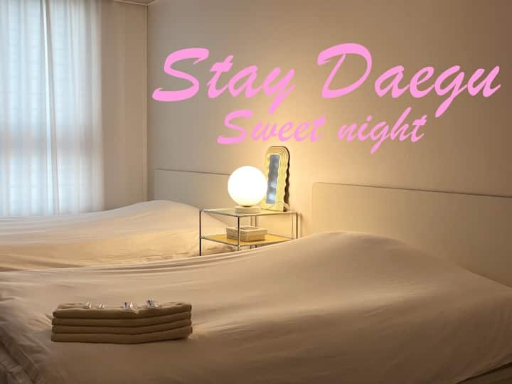 [13시퇴실 리뷰이벤트] 퀸베드2개/동성로/종로/교동 Ott  모두가능~ - Daegu