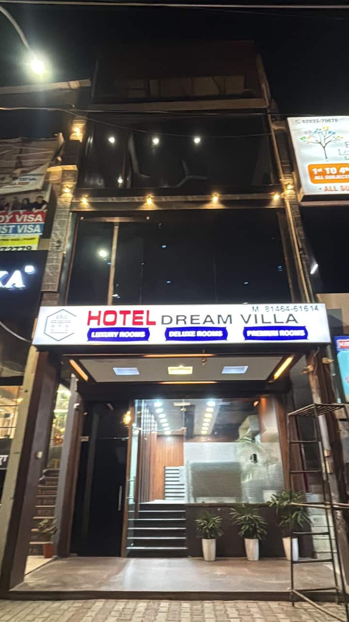 Hotel Dream Villa Deluxe Ac Room - 루디아나