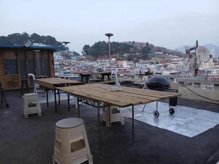사색방(원룸/씽글1/2층침대1/주방1/욕실1)전체편백/노래방/바베큐장/무료
(미맨특례업체) - Nam-gu