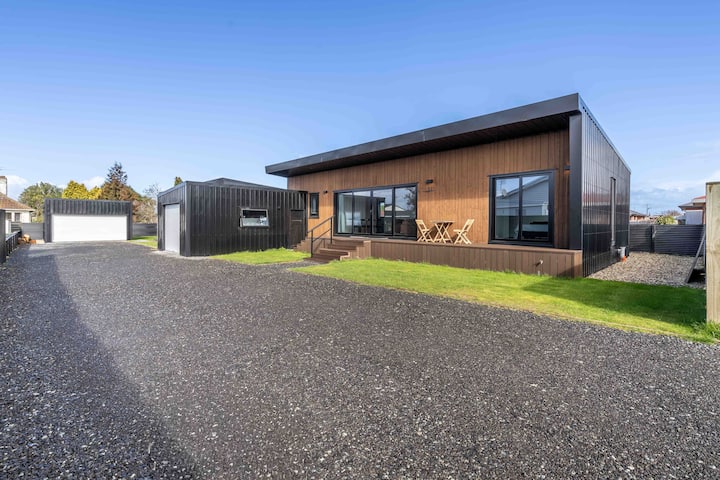 Stylish Home + Modern And Comfort! - Invercargill