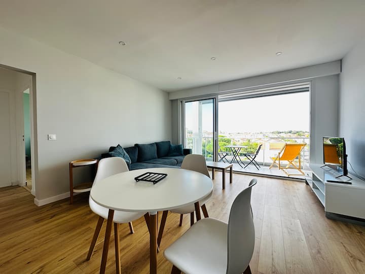 Appartement Proche Marché Et Plage -Refait à Neuf - Royan
