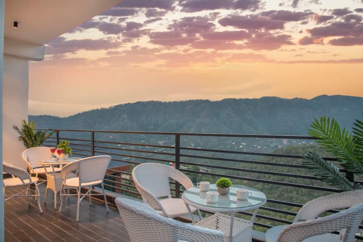 6bhk Luxury Penthouse L Ac L Roof Top Restaurant - Solan