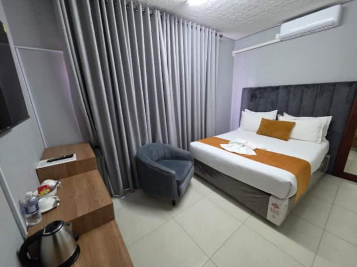 Lap Of Luxury - Harare