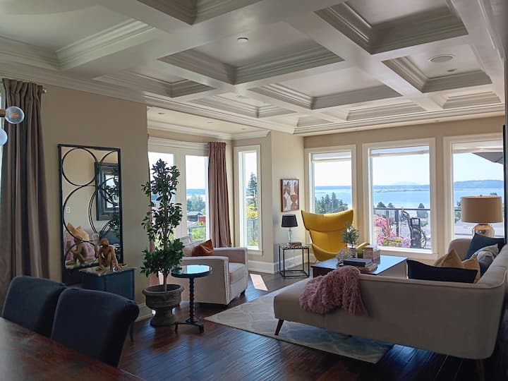 Sand And Salt B&b Queen Deluxe Room For 2 - White Rock