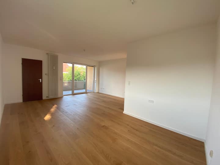 Exquisites Appartement Mit Uni-blick & Balkon - Straubing