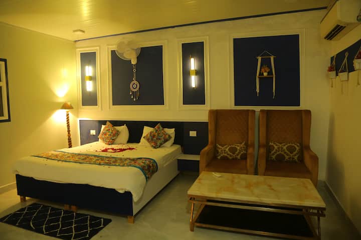 Rooftop 1 Rk + Private Pool + Spacious - Faridabad