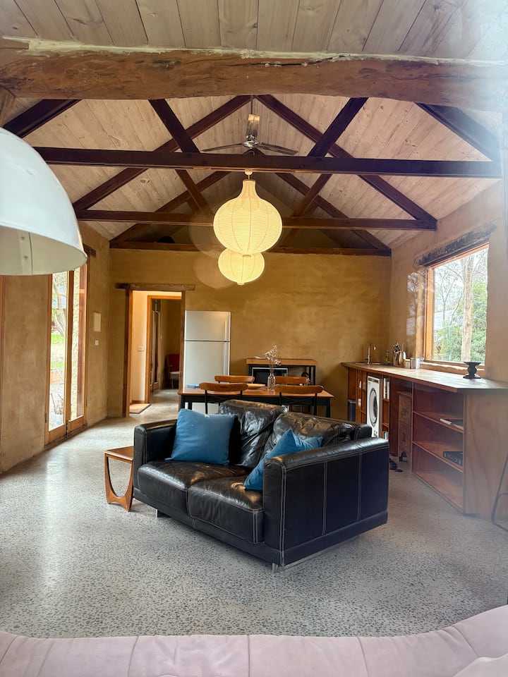 The Mudhouse - Gorgeous, Earthy, Comfy & Private - Castlemaine