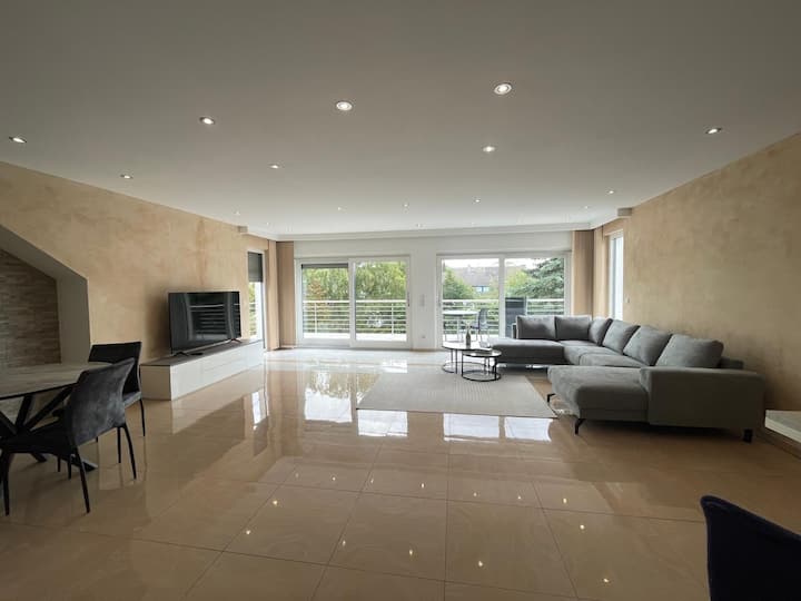 Stylish Spacious Residence In Düsseldorf - Düsseldorf
