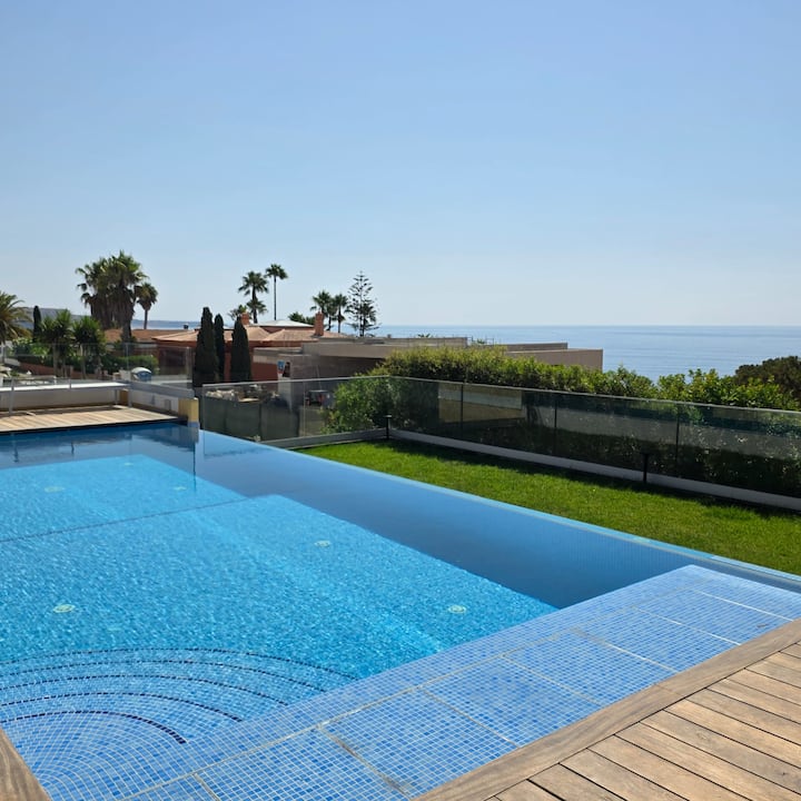 Moradia Com 4 Suítes, Piscina Aquecida E Jacuzzi. - Praia da Luz