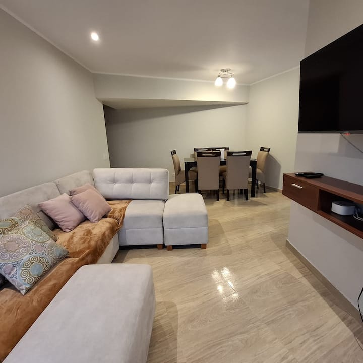 Hermoso Departamento, Cerca A Parque Y Estadio - Pérou
