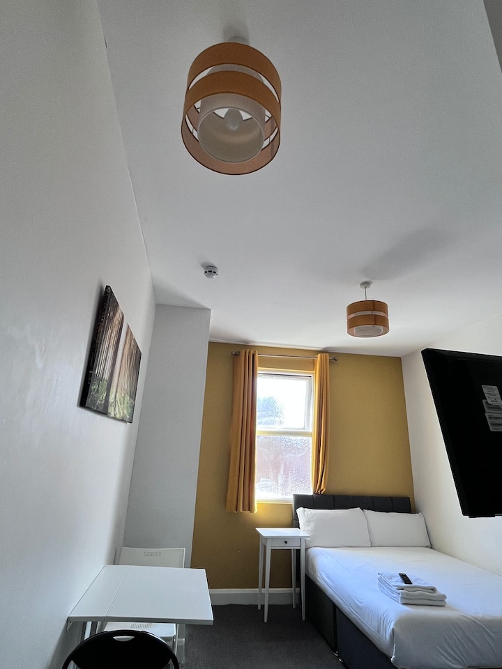 Flexible Stays For Fantastic Days At Tlk! - Beckenham