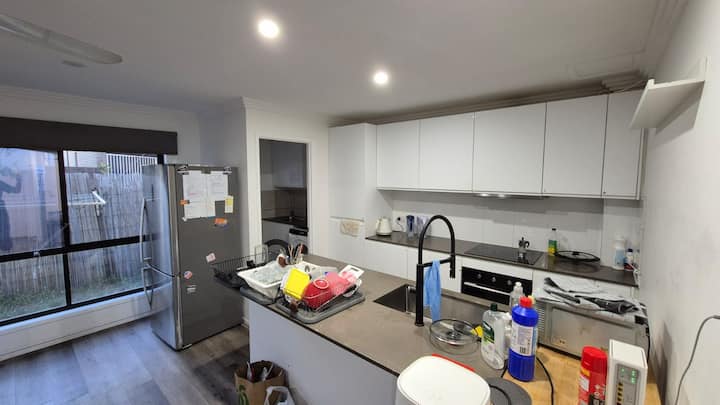 Family Home, 5min To Beach & Mall - Gold Coast