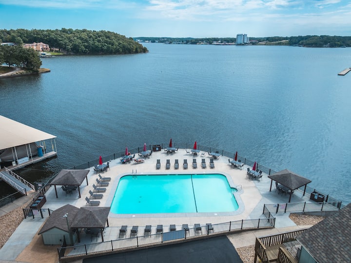 New Condo • 2br/2ba • Sleeps 6 • Pool/hotub - Sunrise Beach, MO