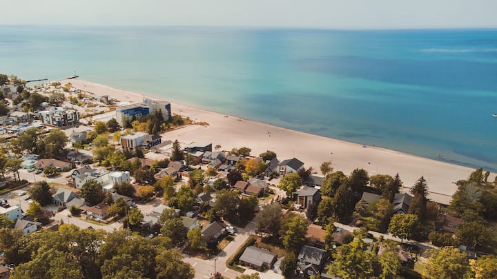 Sunset Blue - Steps From Grand Bend & Lake Huron - Grand Bend