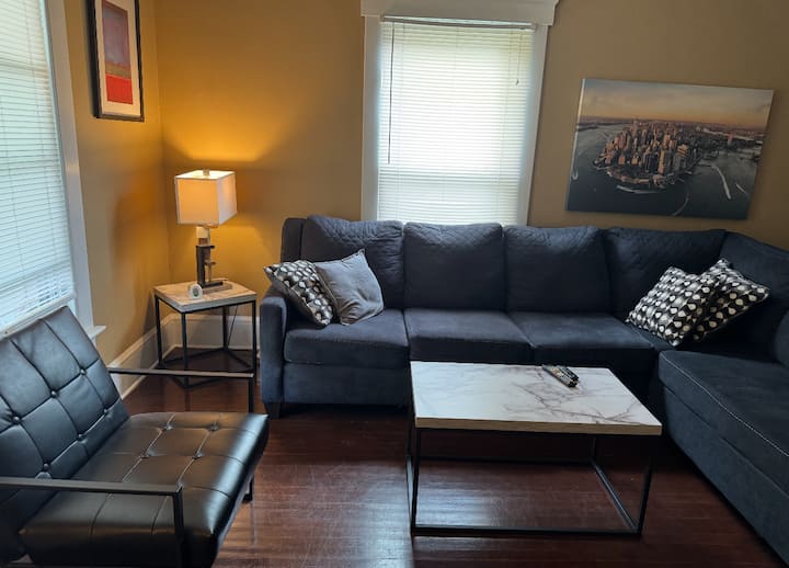 Bohemian Hideaway - Apartment #1 - Akron, OH