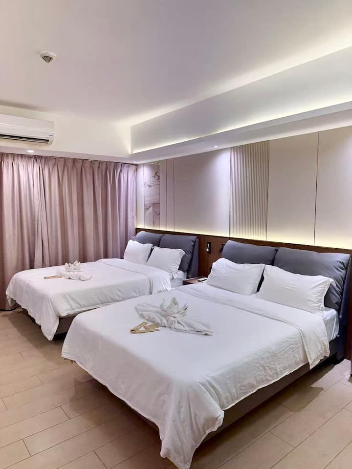 Venice Luxe Retreat[max 3 Adults + Kids] - Taguig
