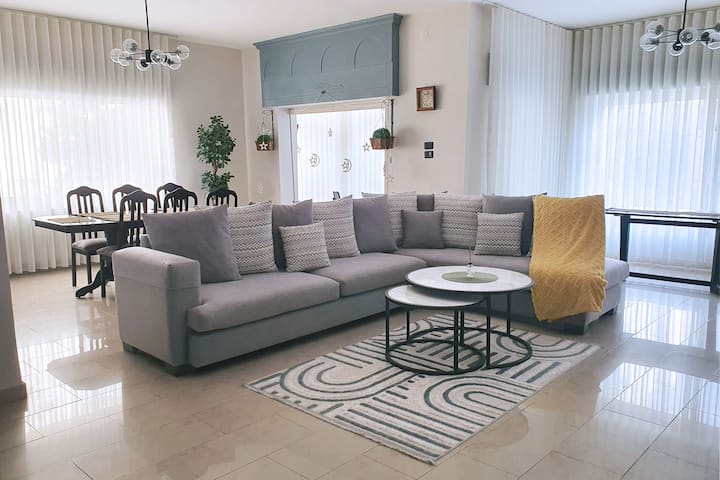 Sunny 3br W/ 2 Balconies & Abdoun Bridge View - Amman