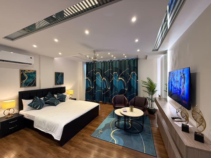 Designer Suite | Skyline Retreat - Lahore