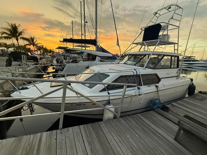 Cozy 2bd Boat Experience @ The Perry - Fantasy Fest - Key West