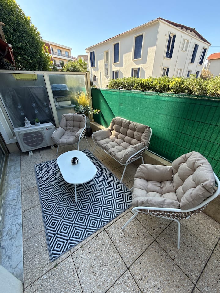 Studio Rénové Avec Terrasse, Plage à Pieds - Cagnes-sur-Mer