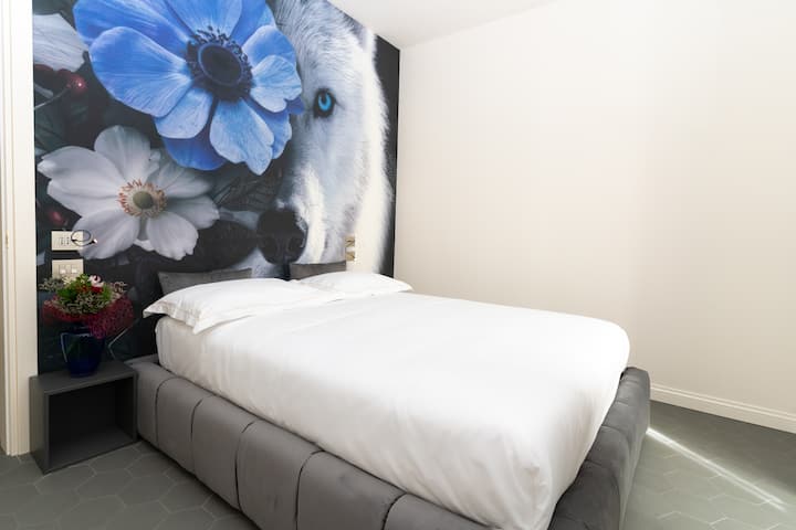 Ares: L'eleganza Della Forza Scolpita Nello Spazio - Riccione