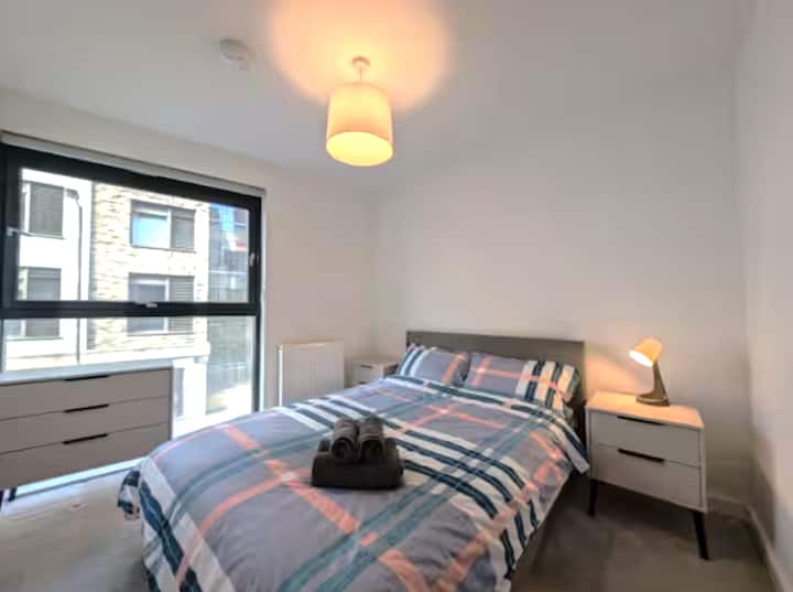 Spacious 3 Bed Flat In City Centre - Edinburgh