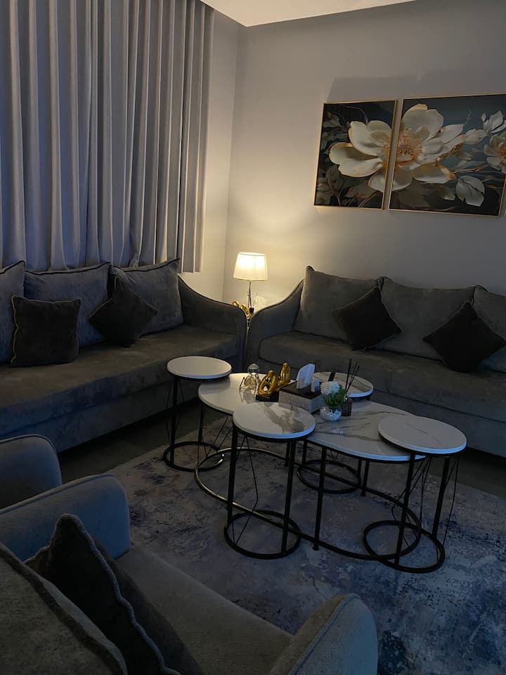 شقة فاخرة غرفتين وصاله خصوصيه كامله - 담맘