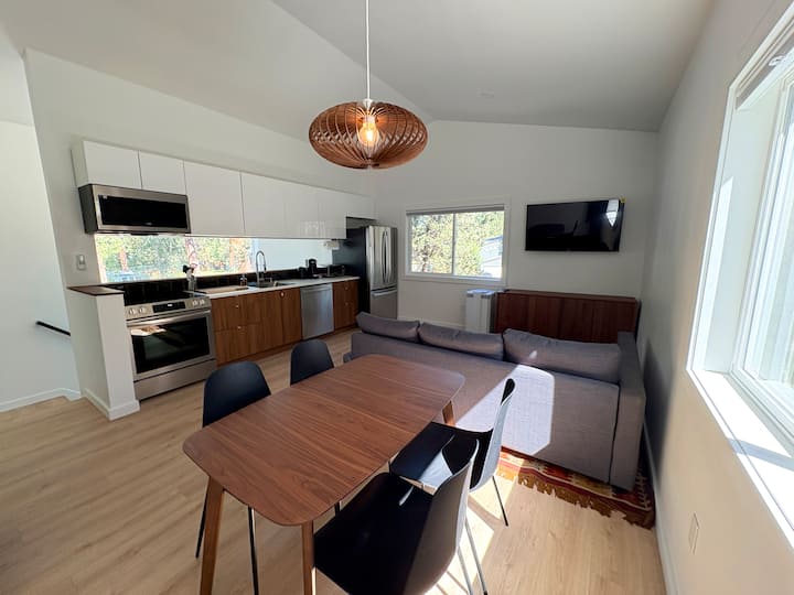 Mountain Modern - Your Basecamp For Adventure! - Bend, OR