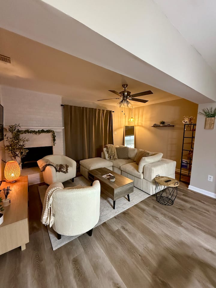 Townhome Near Ballantyne & The Arboretum - Piper Glen Drive – Charlotte