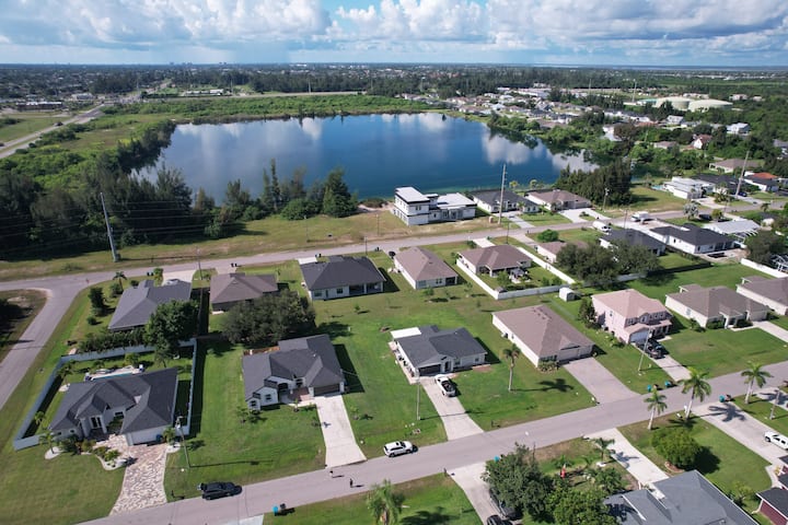 Cape Comfort House - Cape Coral, FL