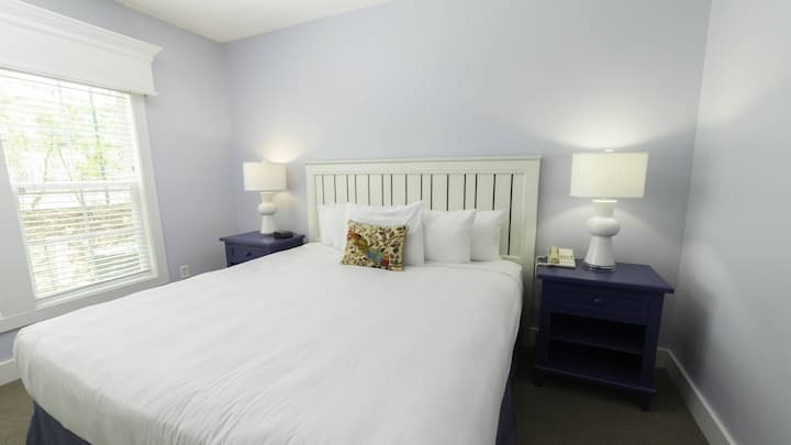 Spacious Gated Cottage Near Family Attractions - Virginia
