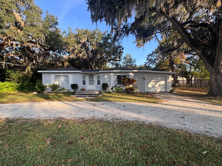 Unwind In A Spacious House On An Acre And A Half - Port Orange, FL