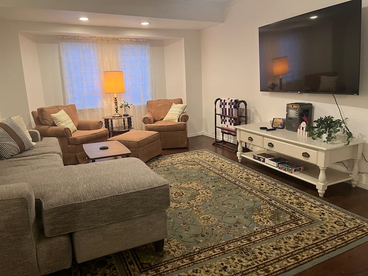 Relax At Magnolia Cottage 2br/2ba - Springdale, AR
