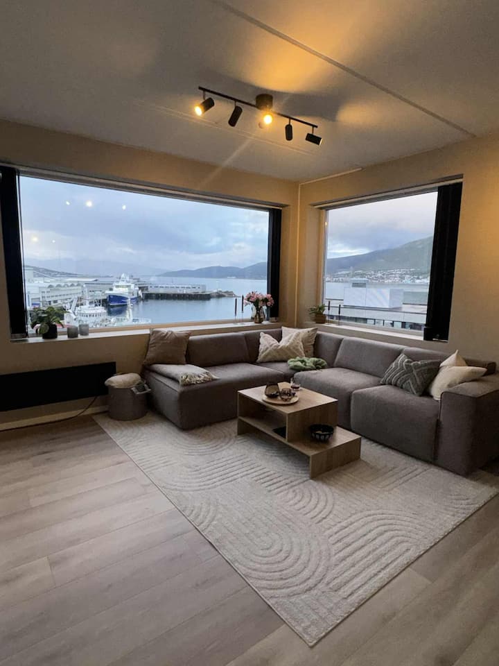 Sentrumsnær Leilighet Med Utsikt - Tromsø