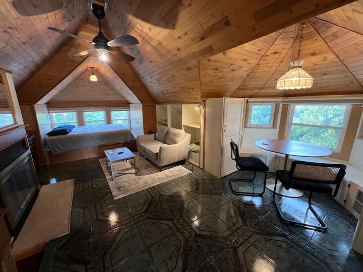 Cozy Studio In The Heart Of City Park - Exclusive - Denver, CO