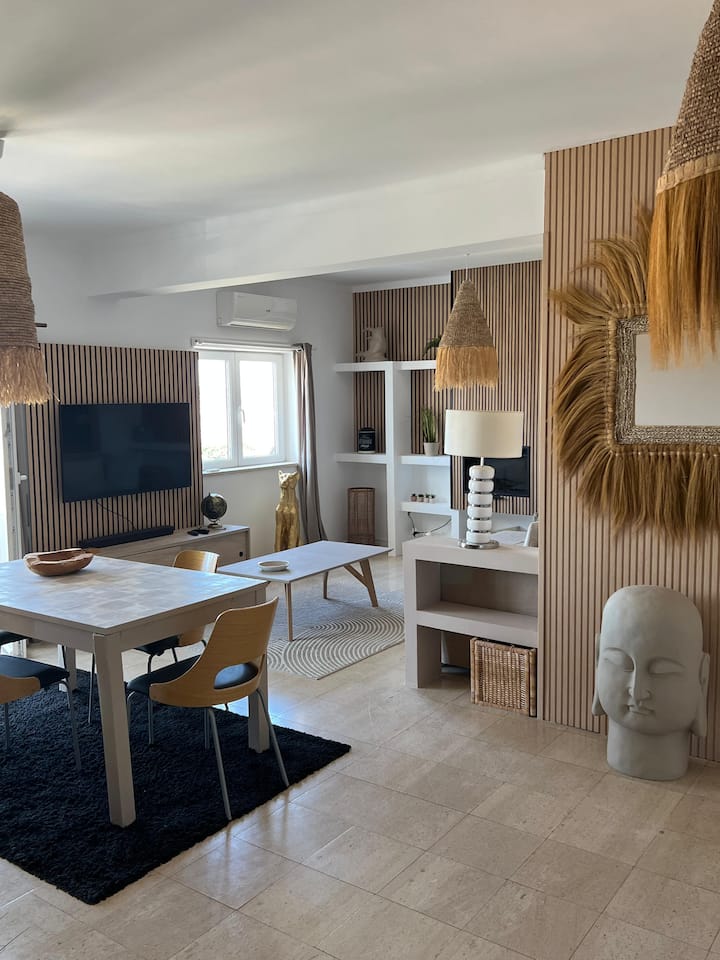 No Algarve Com Estilo– Conforto, Luz E Localização - Ferragudo