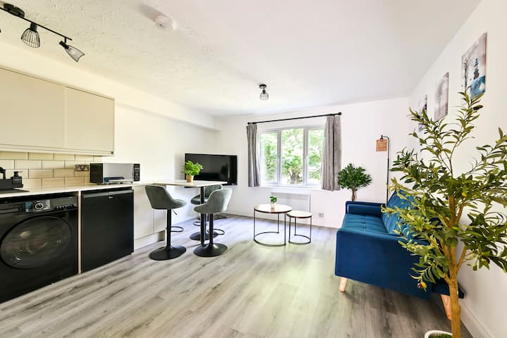 1 Bed Flat In London With Free Parking - Londen