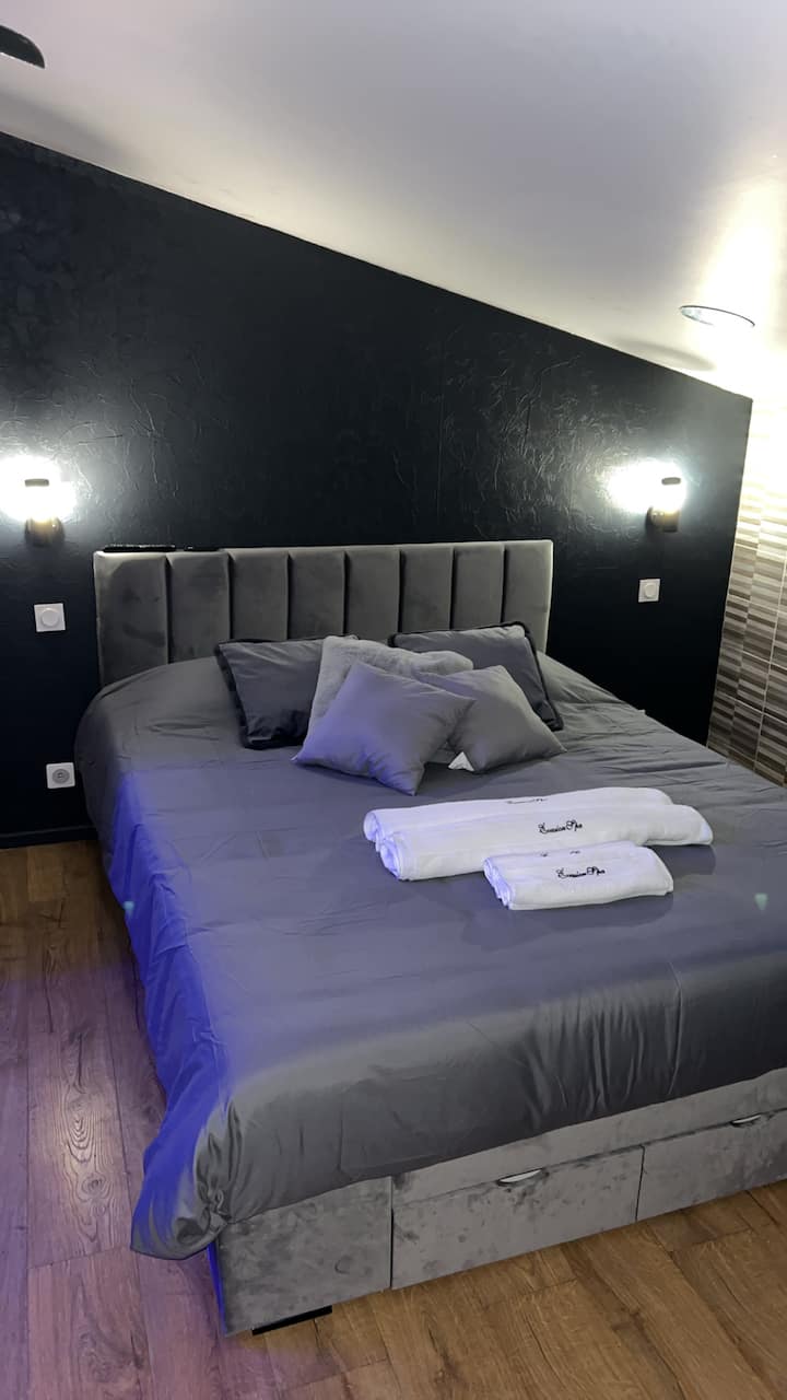 Love Room Avec Jacuzzi - L'Hermitage