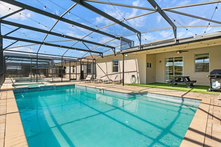 4 Bedrooms / 2 Bathrooms / Crystal Cove (4706rr) - Kissimmee, FL