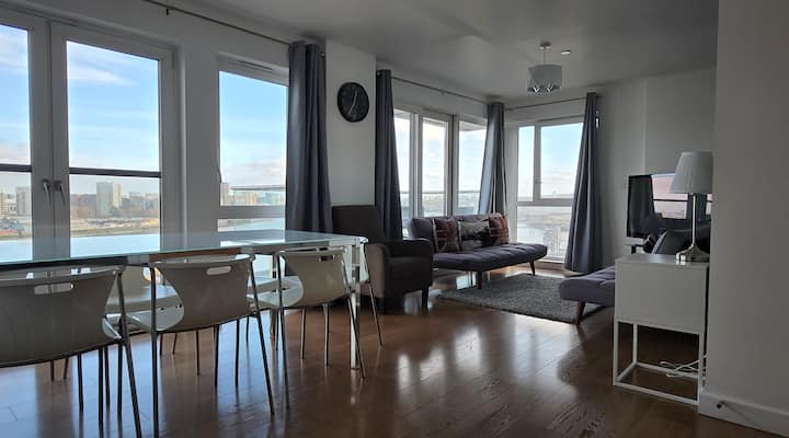 Bright Modern 3 Bedroom Flat Near O2, Excel - Woolwich