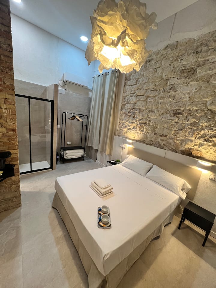 Hostal Alifornia (Adultos) - Suite Doble Deluxe 2 - Alicante