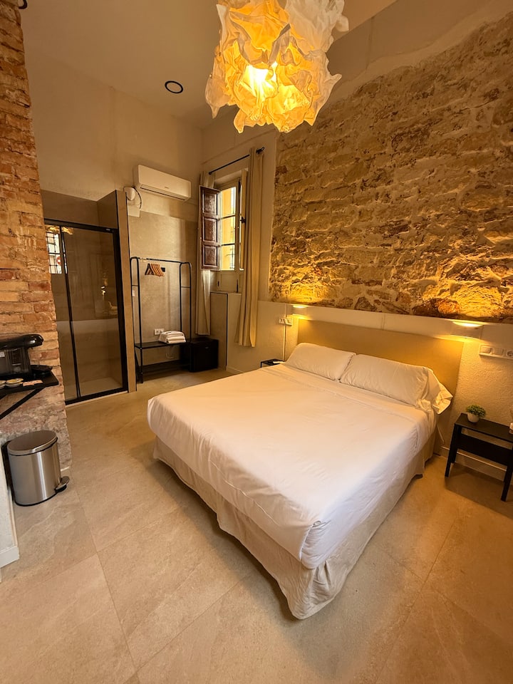 Hostal Alifornia (Adultos) - Suite Doble Deluxe 2 - Alicante