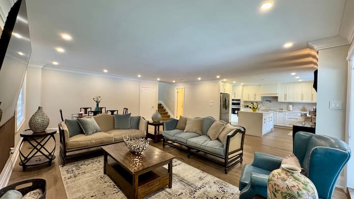 Luxury 4br Retreat With Pool, Piano, Spa & Games - Mississauga