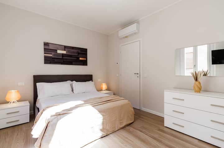 Casa Chiara | Parking Wifi à La Gare - Modena, Italy