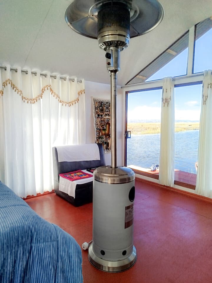 Ayni Uros Lodge - Puno