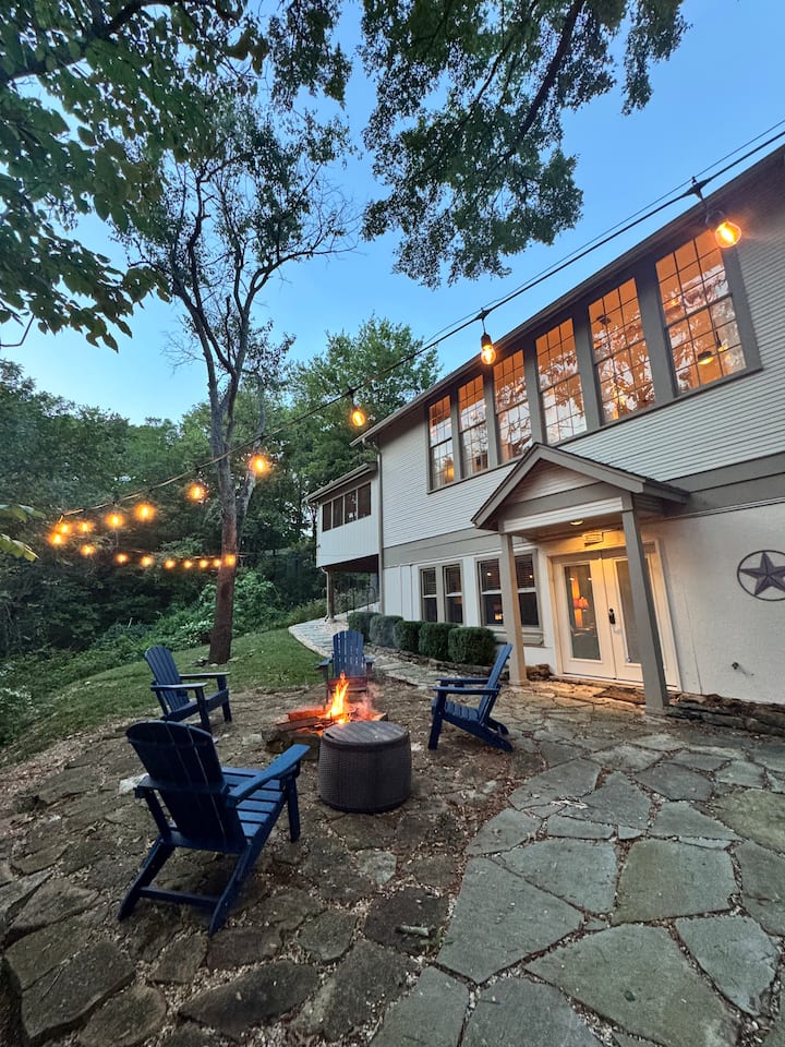 Eureka Schoolhouse Inn - Eureka Springs, AR