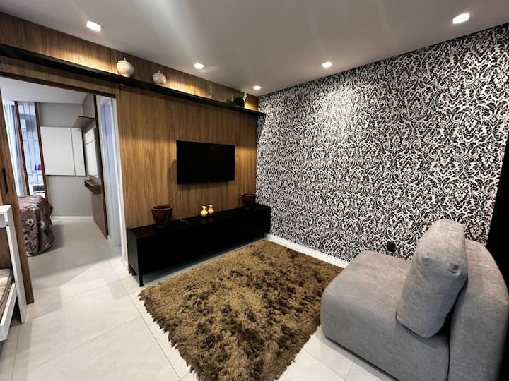 Apto 1 Quarto Na Av Brasil | Frente Do Carrefour - Balneário Camboriú