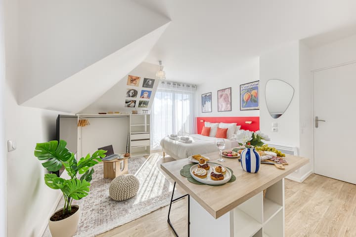 Suite Bauhaus. Proche Paris 5 Min. Terrasse. - Bobigny